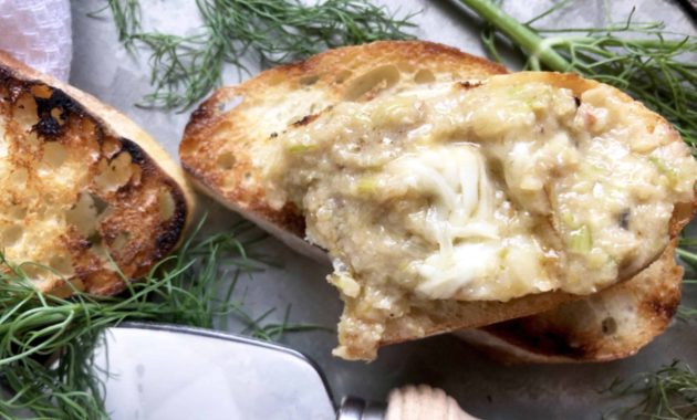Creamy Caramelized Fennel and Leek Cheese Dip - Eylek